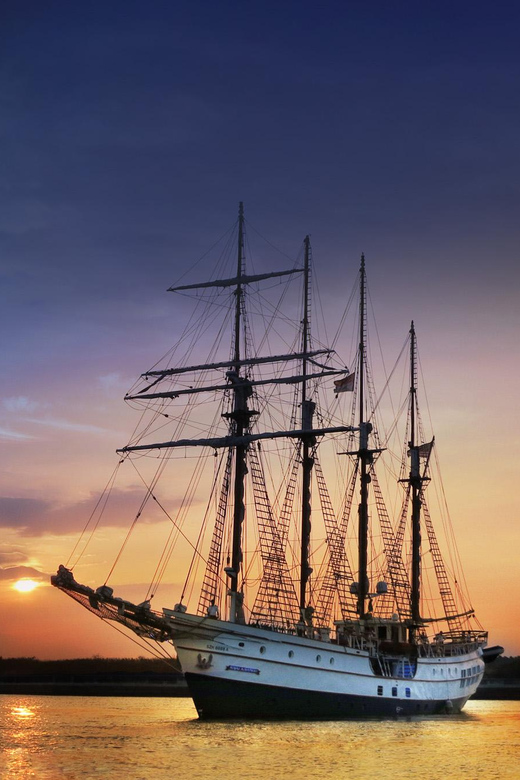 Singapore: Sunset Tall Ship Cruise with 4-Course Meal | GetYourGuide
