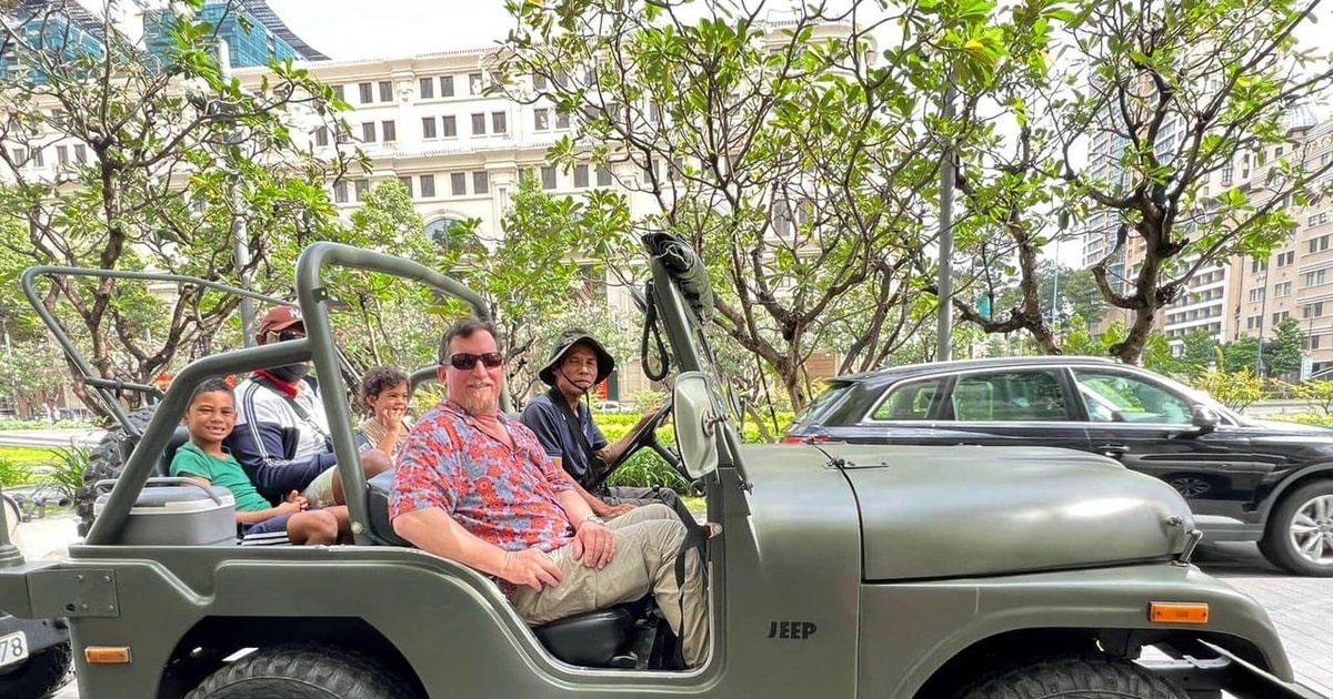 Visita turística de Ciudad Ho Chi Minh en Jeep Car | GetYourGuide