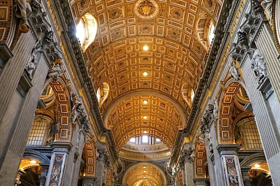 Rom: Besichtigung des Petersdoms mit Kuppelbesteigung und Krypten ...