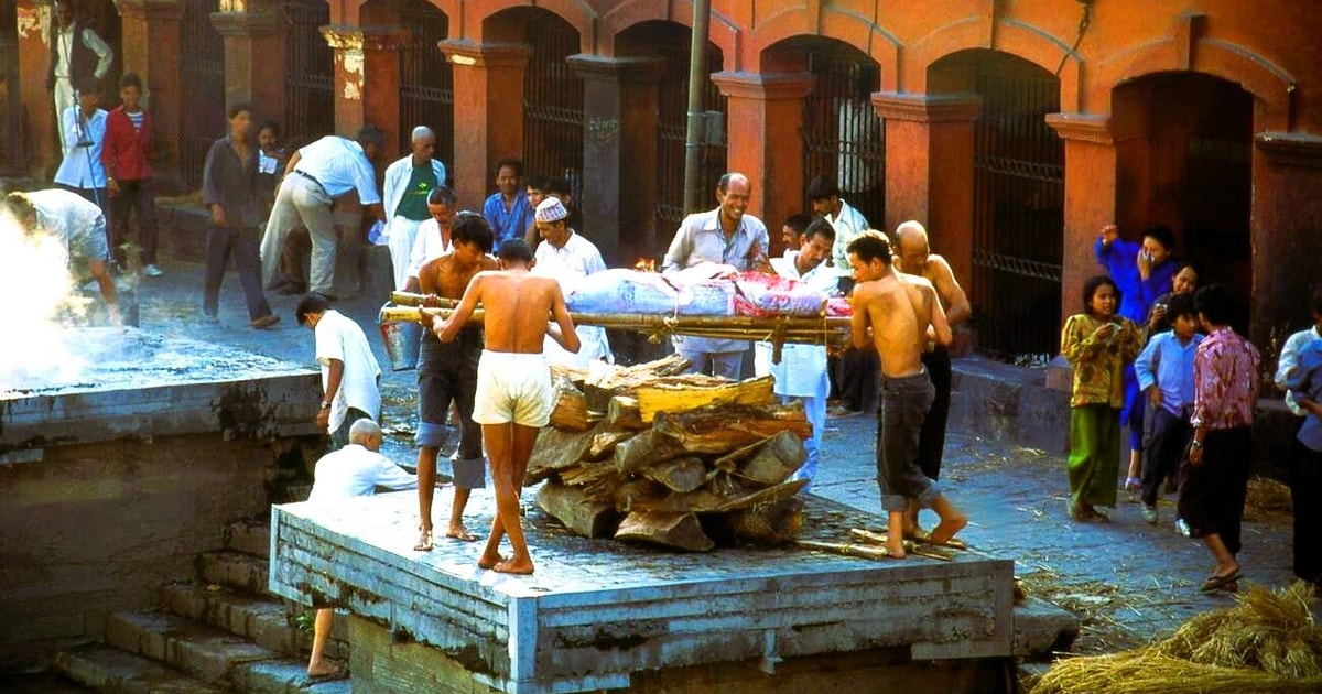 Sacred Kathmandu: Aarati, Cremation Rites & Stupa Serenity | GetYourGuide