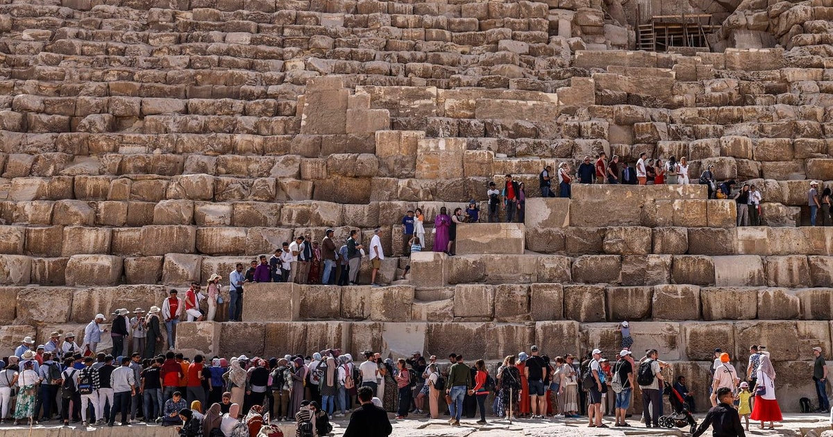 Gizeh Piramides Tour met toegang tot de piramide van Khufu vanuit Caïro ...