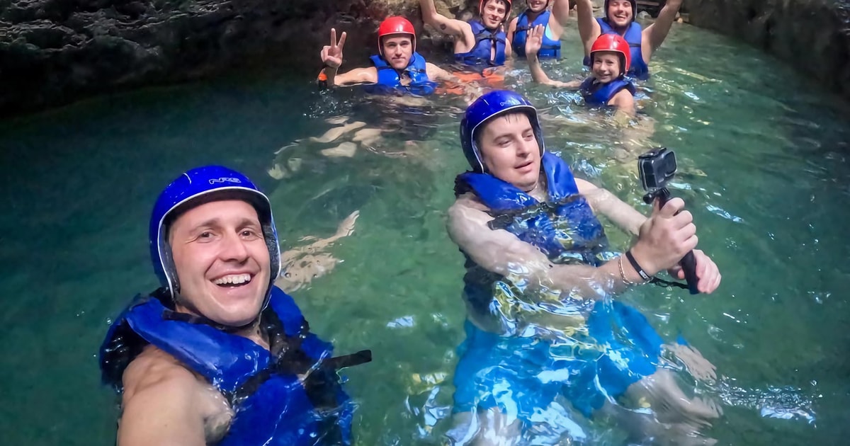 Cascadas de Damajagua con Almuerzo + Transporte | GetYourGuide