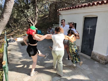 Pasos hacia la tradición: Danzas tradicionales griegas en Atenas ...
