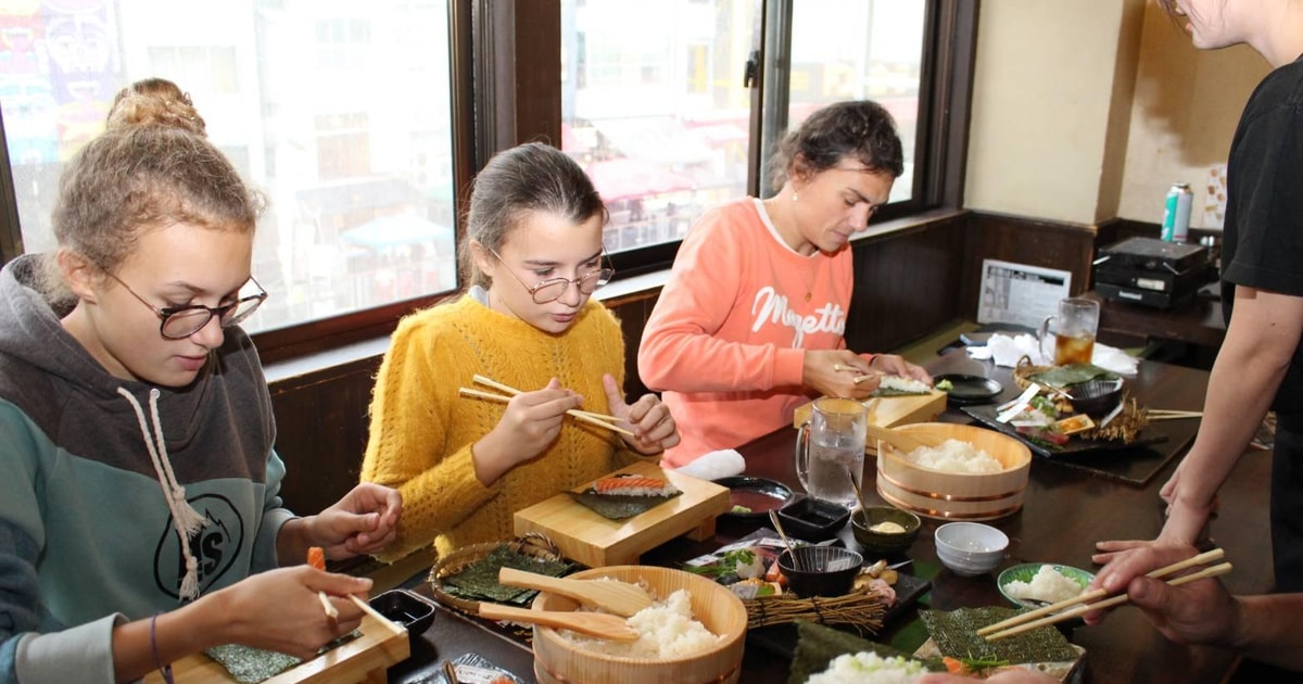Osaka Dotonbori: Hand Roll Sushi Experience | GetYourGuide