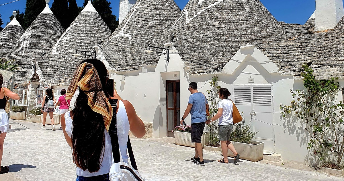 Lecce: Alberobello, Locorotondo, Ostuni & apulischer Brunch | GetYourGuide