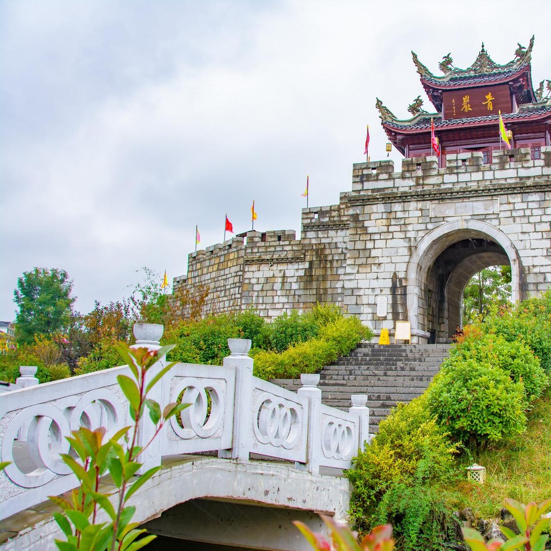 Guiyang: Tianhetan & Qingyan Ancient Town Private Tour | GetYourGuide