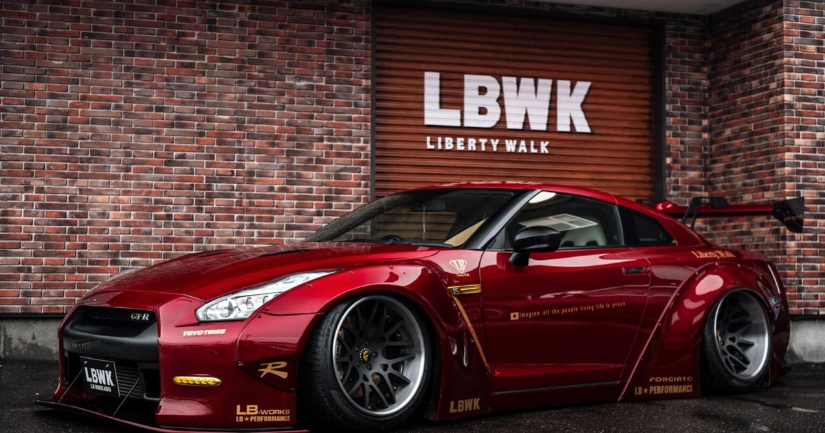 Tokyo: Tokyo Car Club Member & LBWK GT-R35 Ride at Daikoku | GetYourGuide