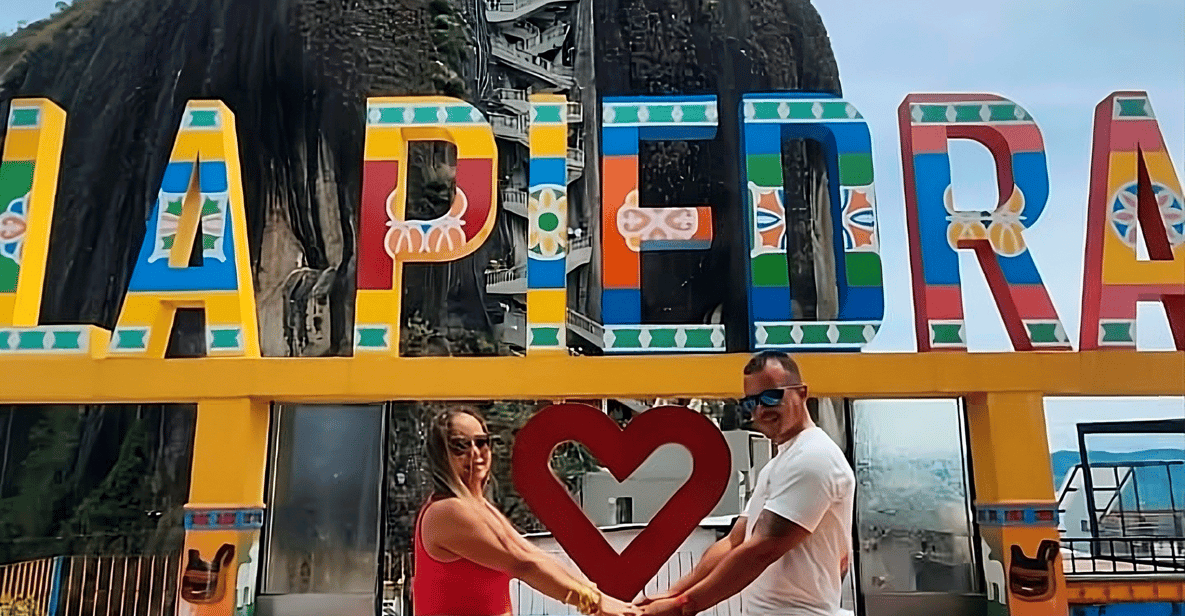 Vanuit Medellin: Guatapé & Peñol Rots met boot & boerderijdieren ...