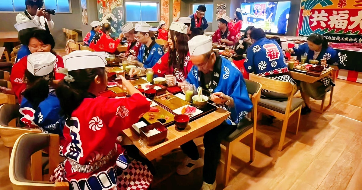 Osaka Sushi Workshop at Uodai-Sho: Nigiri & Maki Class | GetYourGuide