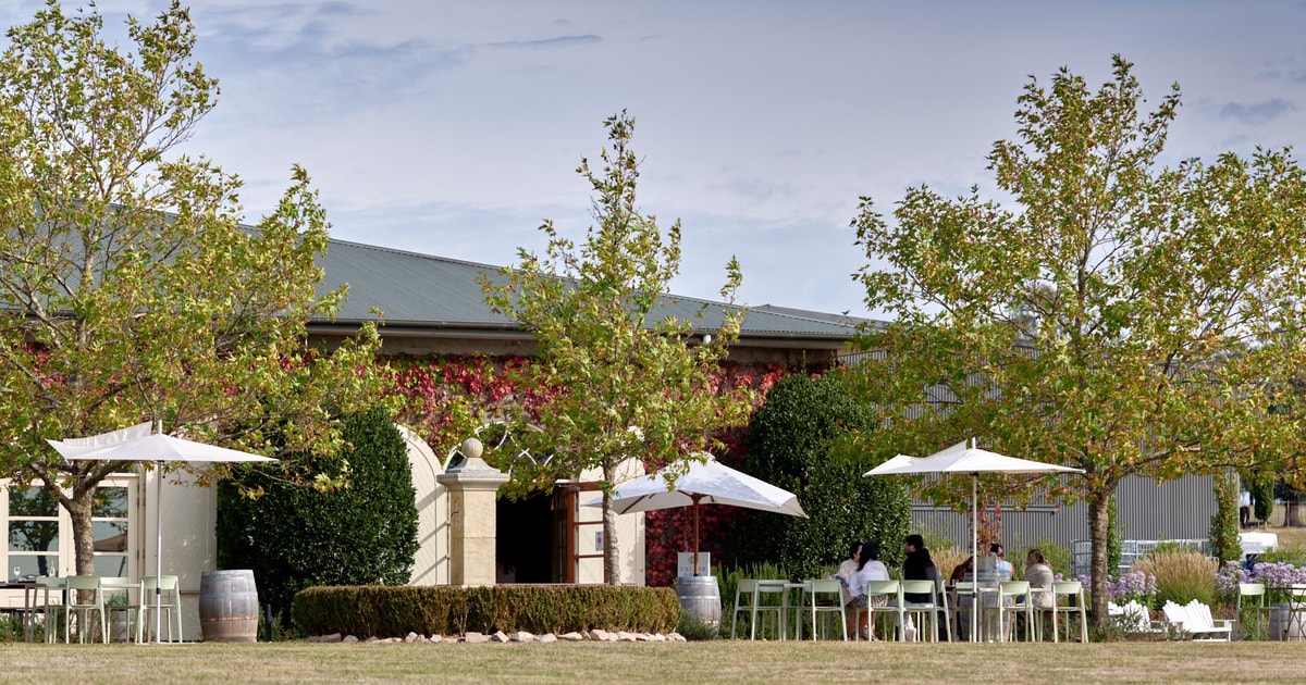 Dominique Portet: Le Tour de Rosé | GetYourGuide