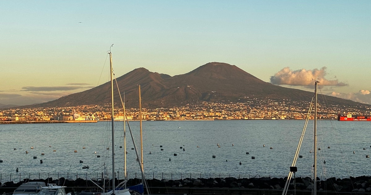 Day Trip Rome to Naples to eat Pizza and Southern food (8h) | GetYourGuide