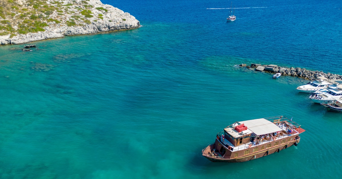 Excursión diaria en barco a Lindos | GetYourGuide