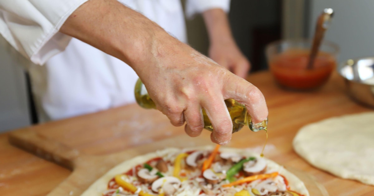 Rome : Traditional Pizza Making Class With Italian Chef | GetYourGuide