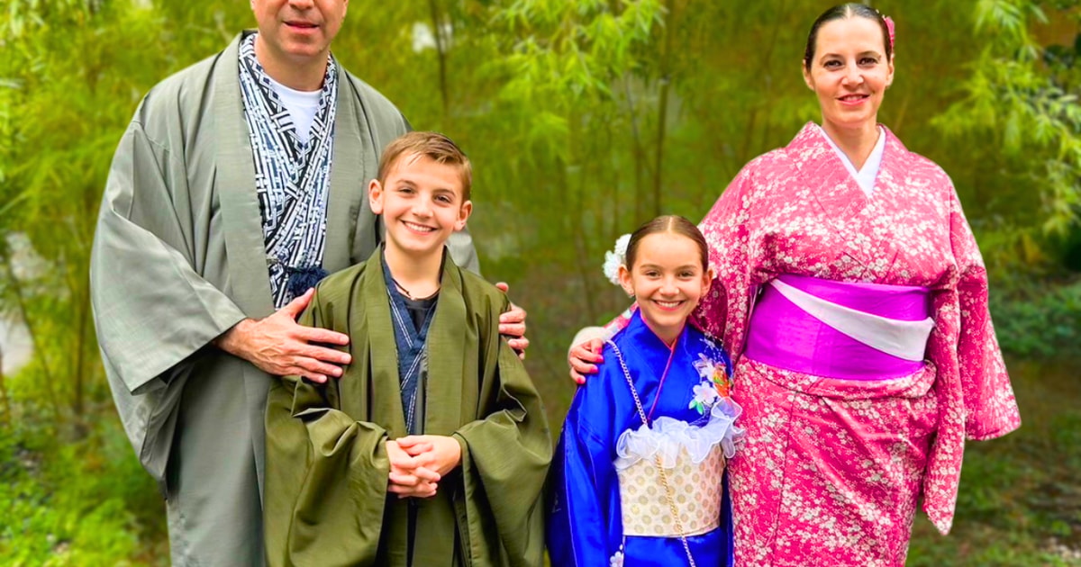 Tokyo: Asakusa Kimono Rental (Fall Season Collection) | GetYourGuide