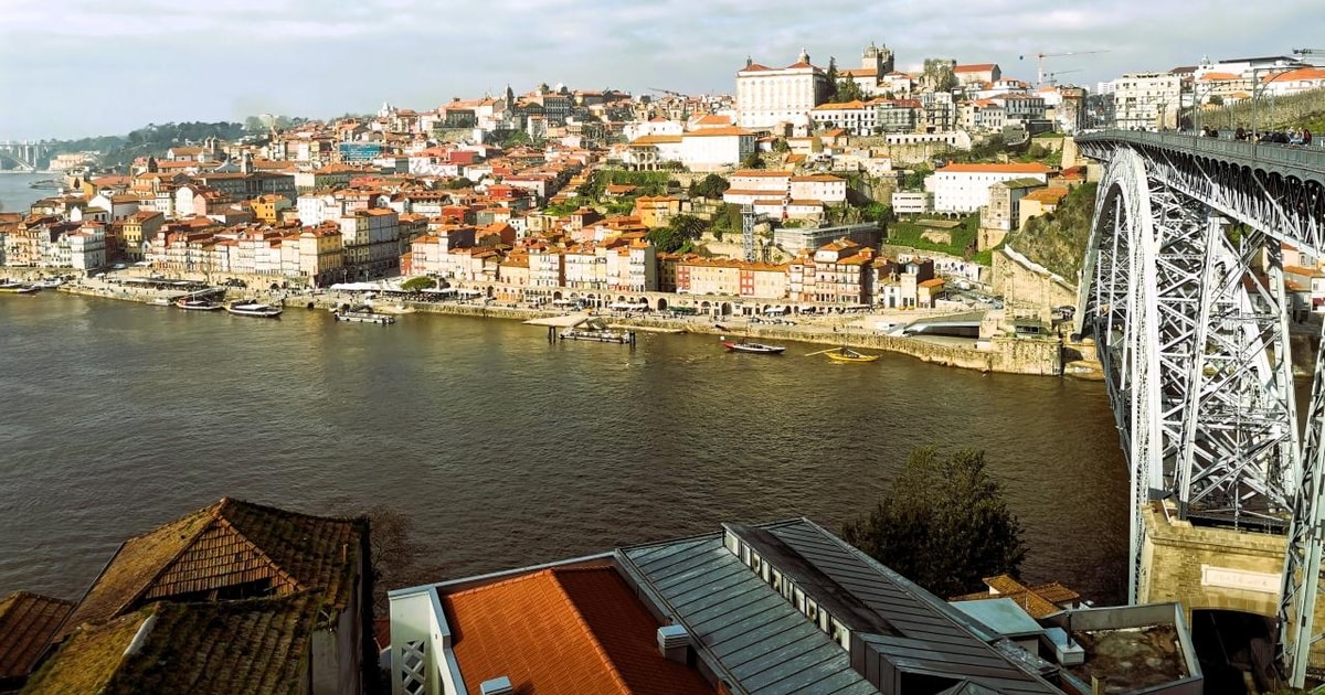 Von Lissabon nach Porto mit 2 Stopps auf dem Weg private Tour ...