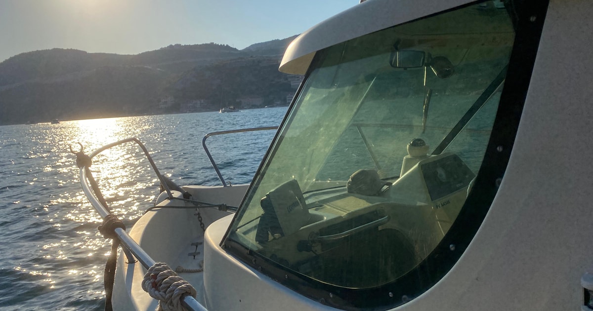 Mljet: privétour per boot naar de grot van Odysseus vanuit Saplunara ...
