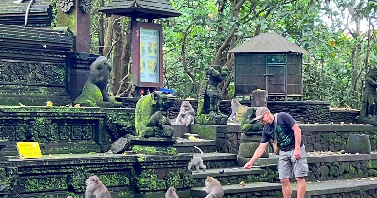 Ubud: Floresta Sagrada dos Macacos, Caverna de Barong, Passeio de quadriciclo e Cachoeira ...