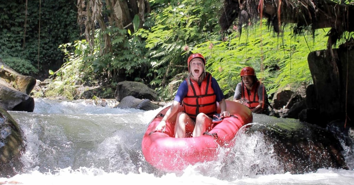 Bali Tubing Abenteuer: Erfrischende Fahrt durch üppigen Dschungel ...