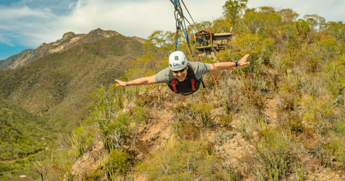 Υπαίθρια περιπέτεια Zip Line + Polaris με γεύμα: Λος Κάμπος | GetYourGuide