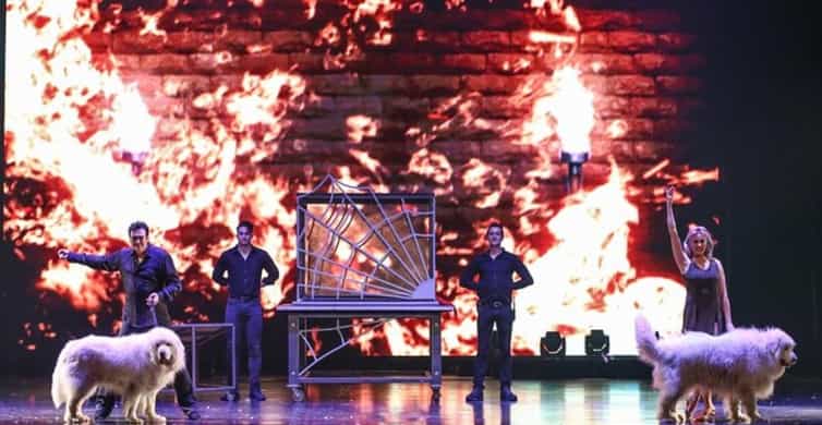 Branson: Rick Thomas' Mansion of Dreams Magic Show Ticket | GetYourGuide