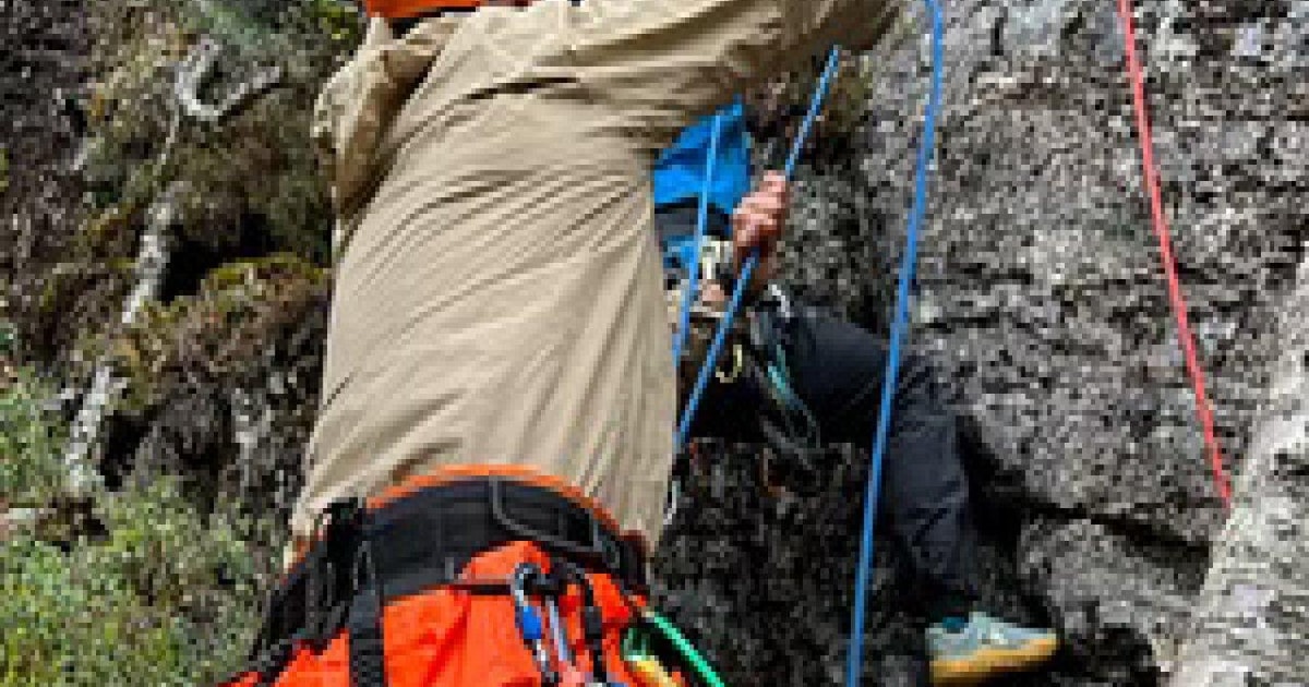 Aventura de rappel en Laponia Septentrional | GetYourGuide