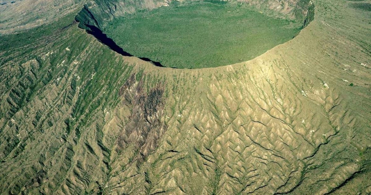 Excursión de un día al Monte Longonot desde Nairobi | GetYourGuide