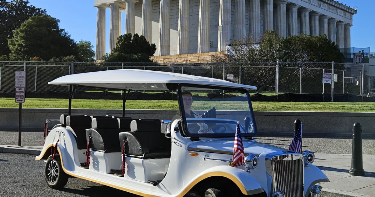 American History and DC Monuments Tour: by Vintage Car | GetYourGuide