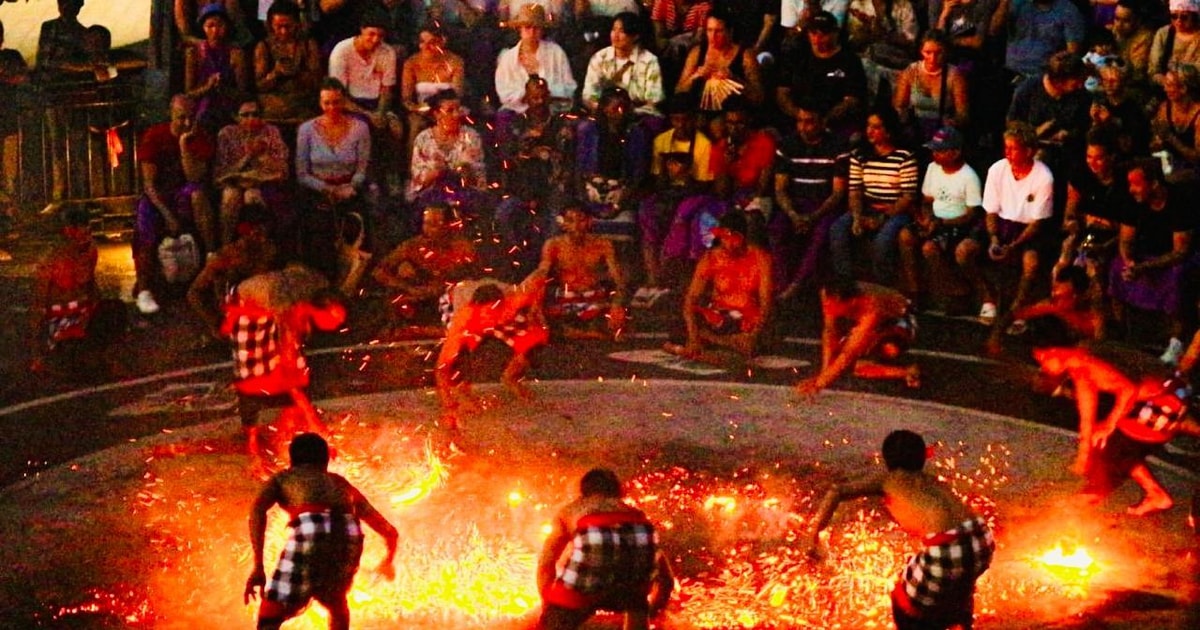 Aventure : Uluwatu, danse du feu Kecak et dîner dans la baie de ...
