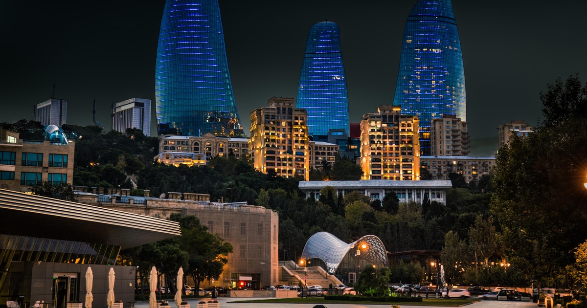 Bakoe: Avondtour met vlamtorens | GetYourGuide