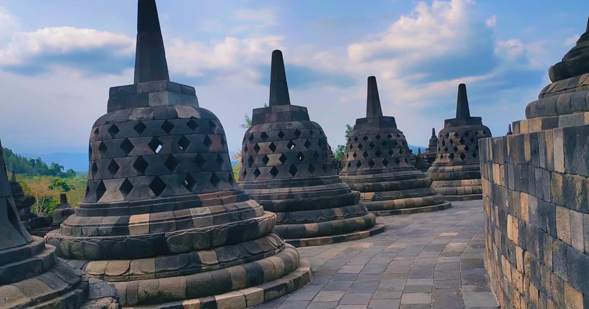 Yogyakarta: Borobudur Temple Half Day Tour | GetYourGuide