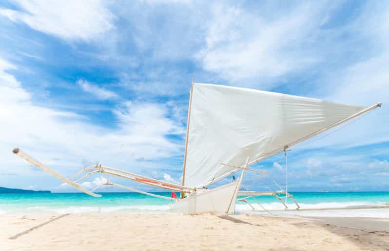 Boracay: Paraw Sailing with Photos | GetYourGuide