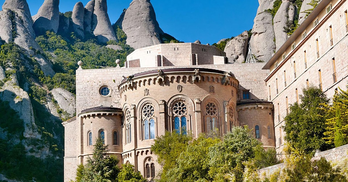 Visita guiada al magnífico Monasterio de Montserrat | GetYourGuide