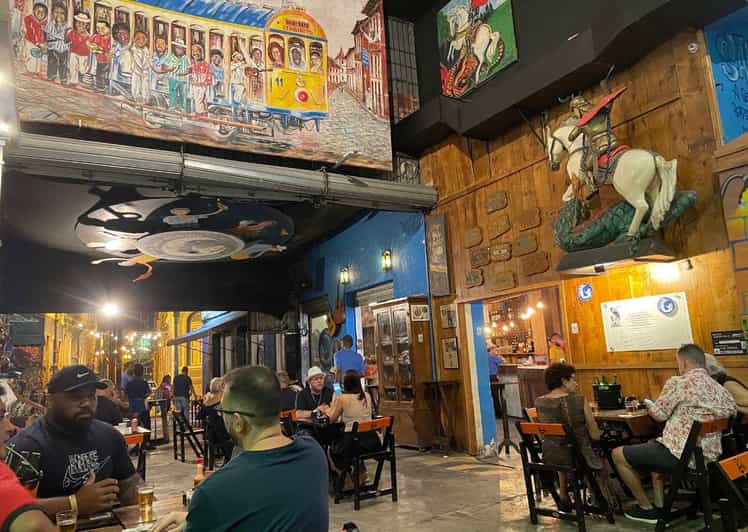 Rio de Janeiro : Visite privée de la samba nocturne avec des habitants ...
