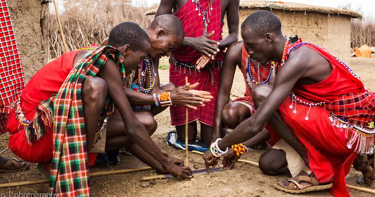 Visita a la aldea masai y a las termas de Chemka con almuerzo caliente ...