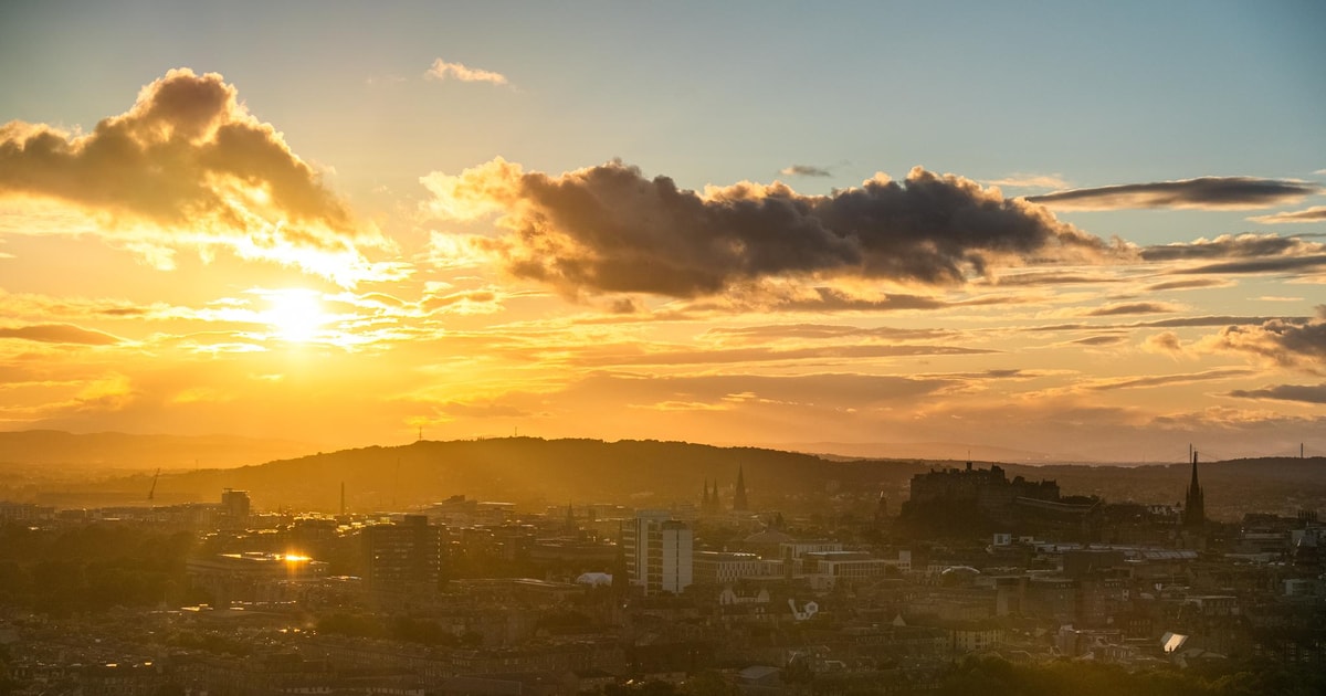 Edinburgh: Sunset Hike to Arthur's Seat | GetYourGuide
