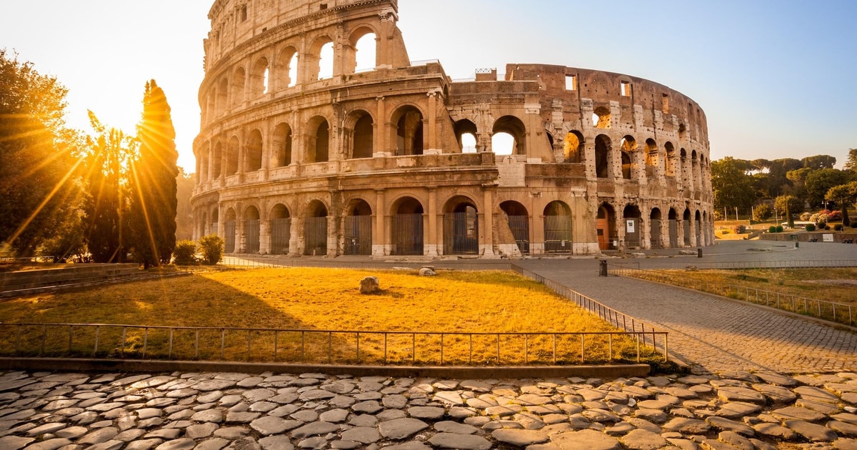 Visita ao Coliseu subterrâneo com acesso total à Roma Antiga | GetYourGuide