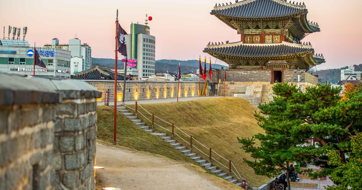 Seoul : Suwon Hwaseong Fortress+Starfield Library+Waujeongsa | GetYourGuide