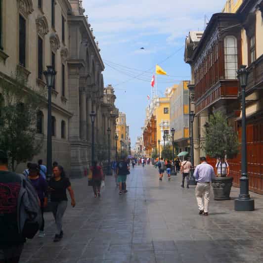 La casa de Aliaga, an alive colonial jewel at Lima center. | GetYourGuide