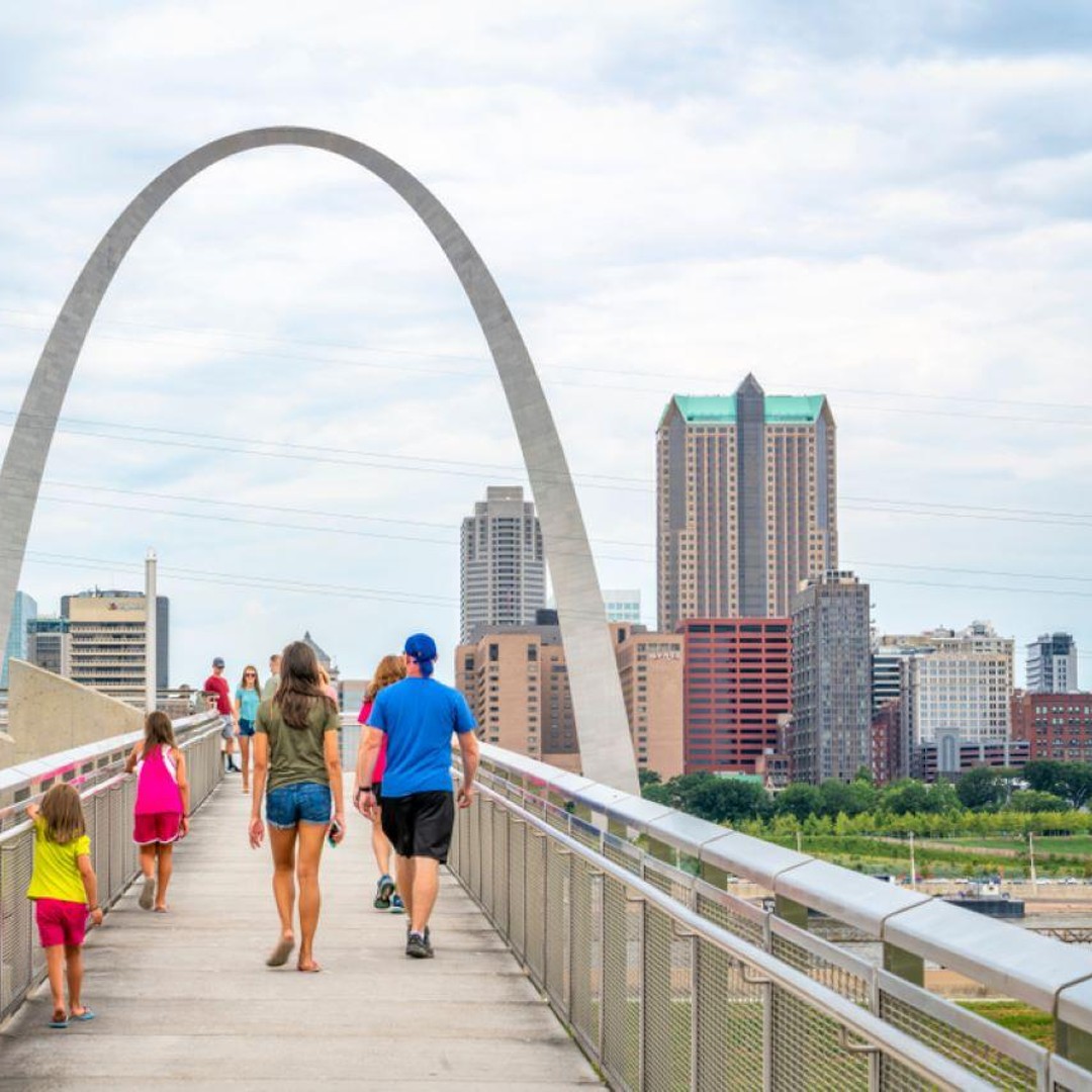 St. Louis Arch - Walking Tour and Entrance Ticket | GetYourGuide