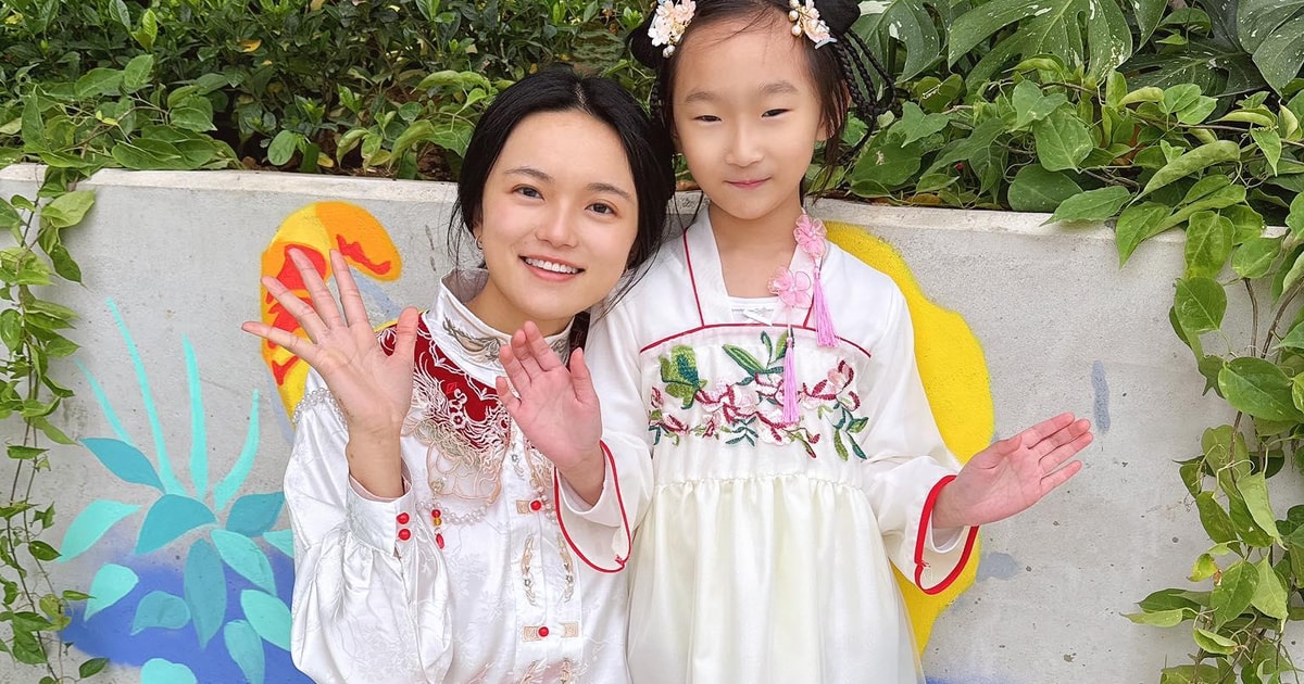 Hong Kong: Traditional Chinese Costume Photos at Ma Wan 1868 | GetYourGuide