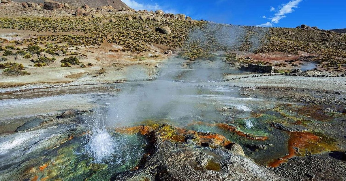 Desde San Pedro de Atacama: Excursión de un día con guía a los Géiseres ...