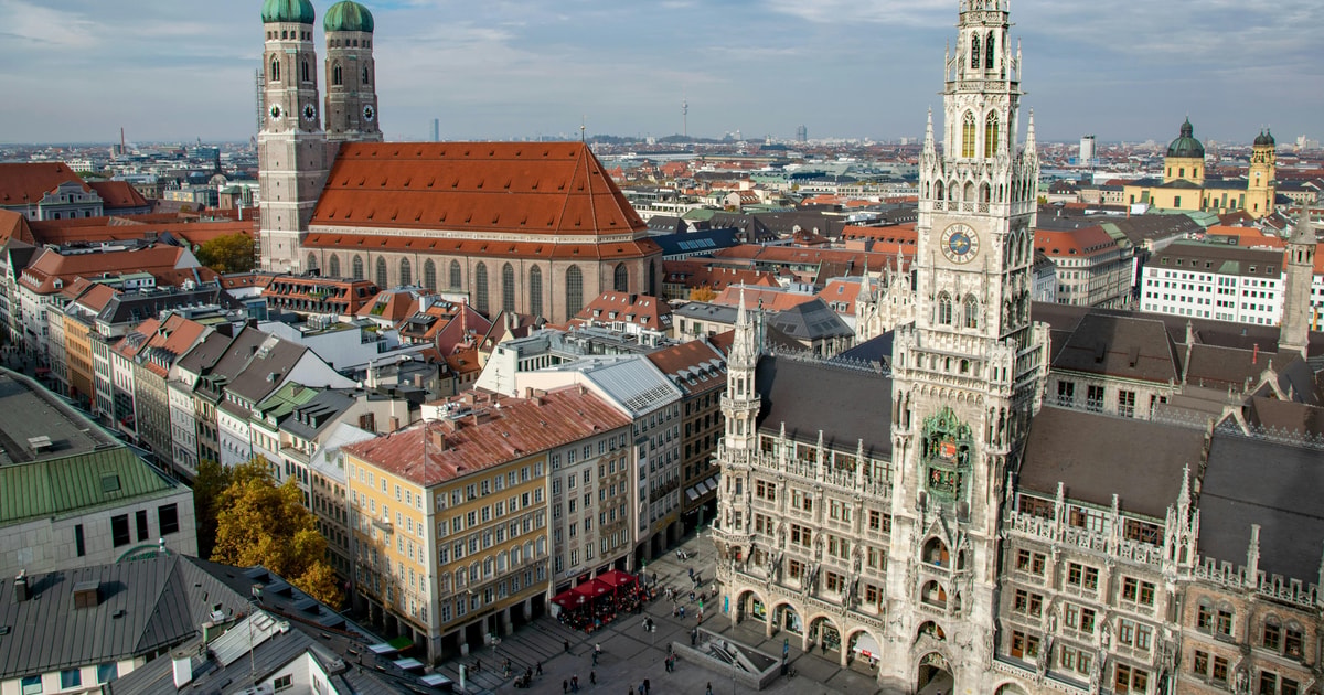 Munich on foot: private tour of the historic center with a French ...