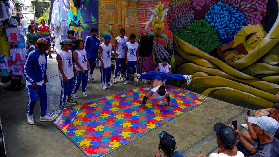 Medellin: Tour Comuna 13 Beyond the History and Graffiti | GetYourGuide