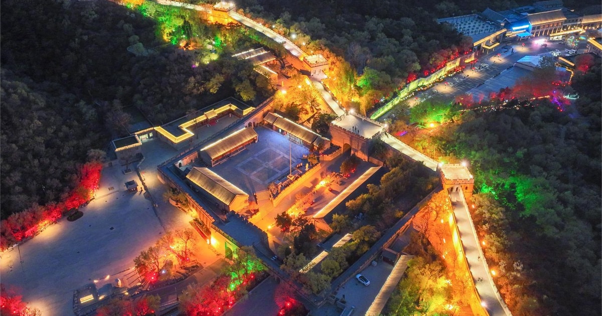 Peking: Badaling Great Wall Night Tour mit Optionen | GetYourGuide