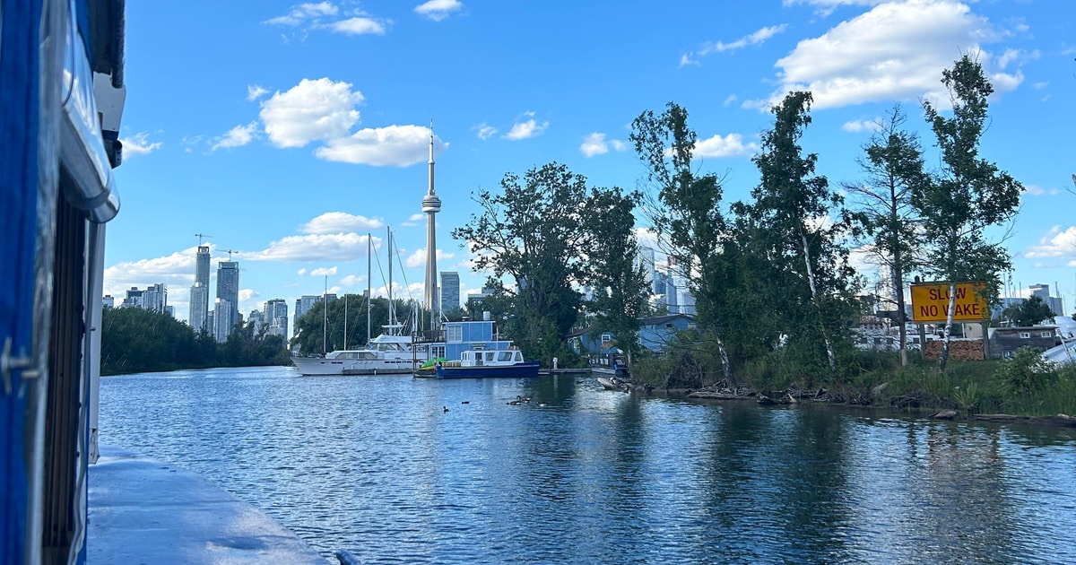 Toronto: Casual Tour by Land, Sky and Sea | GetYourGuide