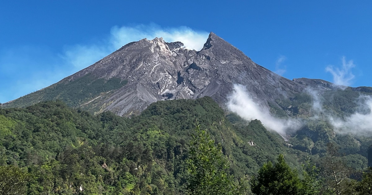Yogyakarta: escursione ecoturistica sul vulcano Merapi | GetYourGuide