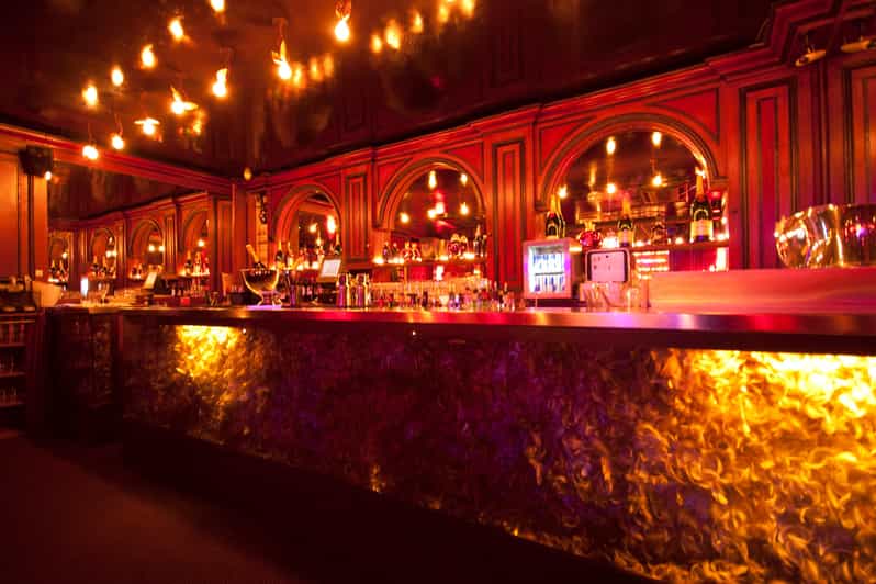Secret Square Paris : Billet Cabaret Strip-Tease Parisien | GetYourGuide