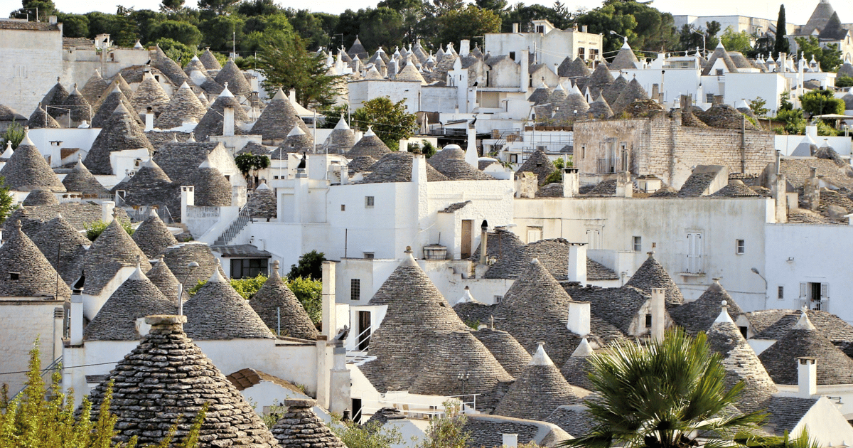 Alberobello: Auto Guidato con partenza da bari in Bus GT | GetYourGuide