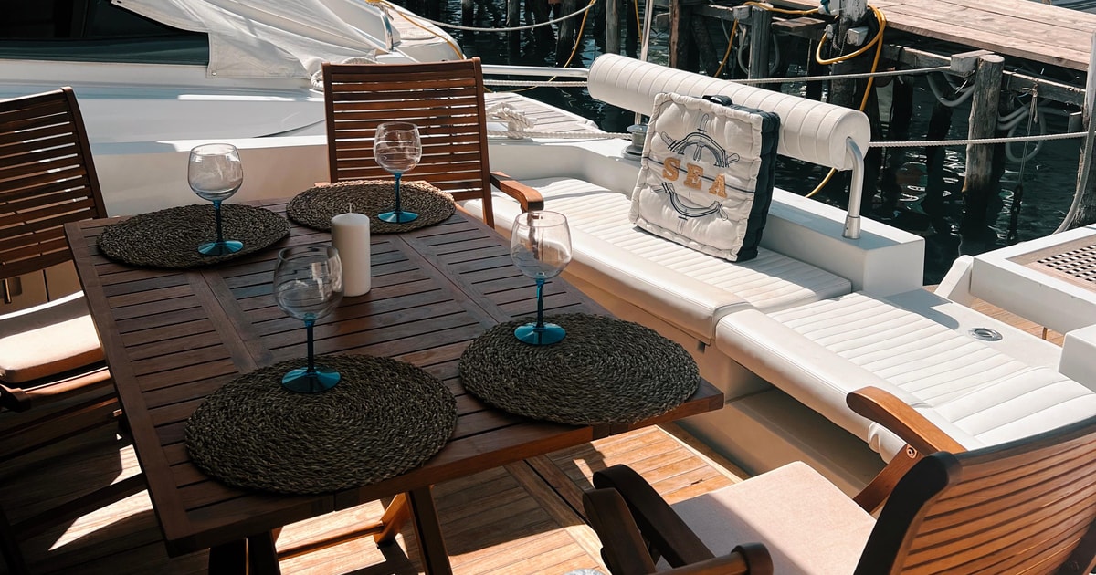 Panoramic tour of the Naples seafront with swimming and aperitif ...