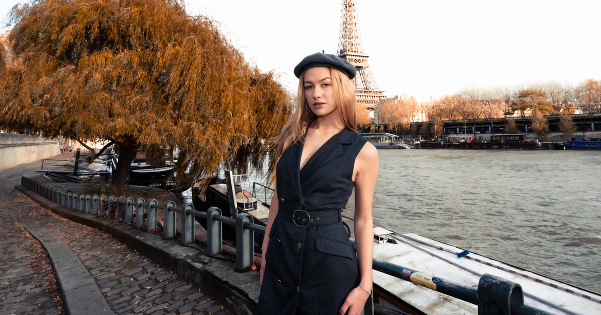 Paris : Professional Photoshoot at Eiffel Tower | GetYourGuide